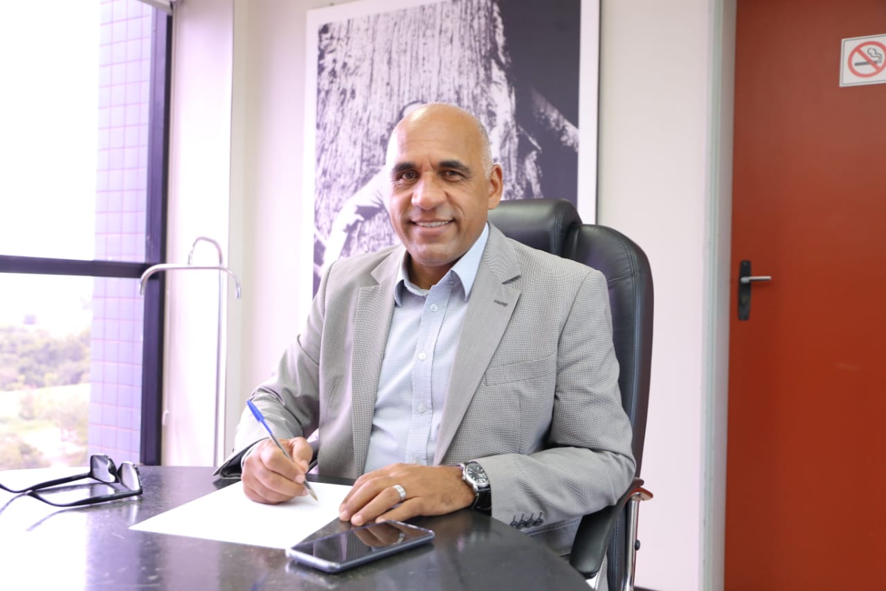 GOIÂNIA 🌆 Rogério Cruz sanciona lei que cria Casa do Autista, em Goiânia